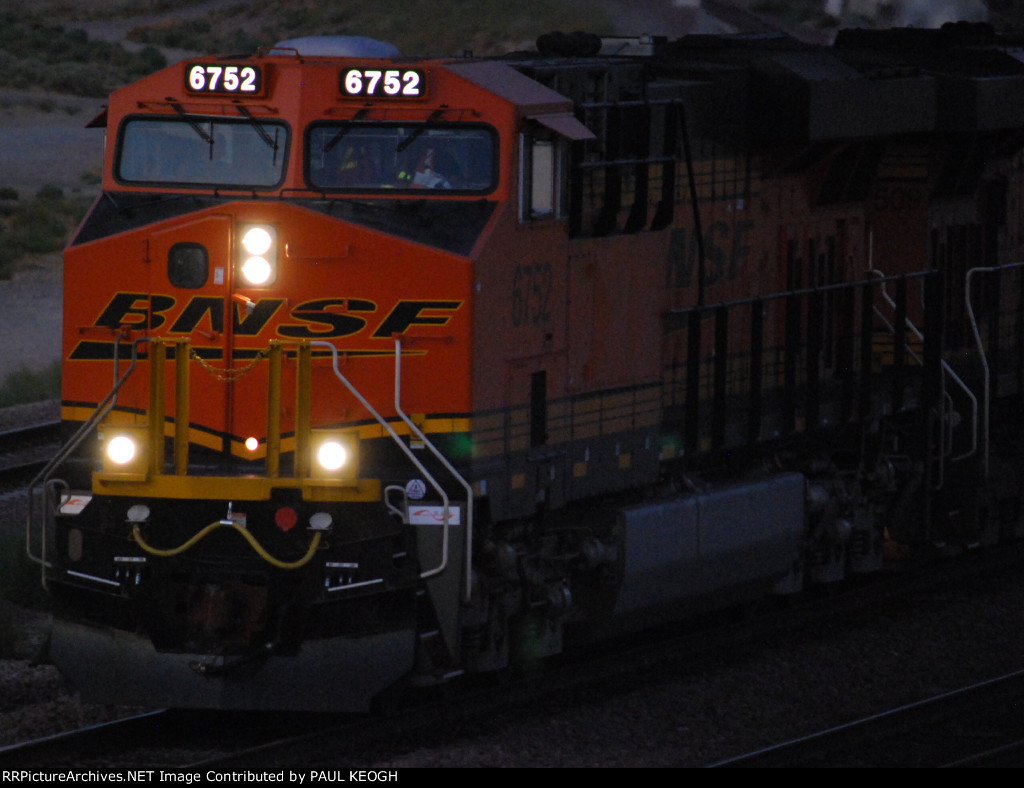 Zoom in shot of BNSF 6752 as she rolls west leading a Z Train towards LA.